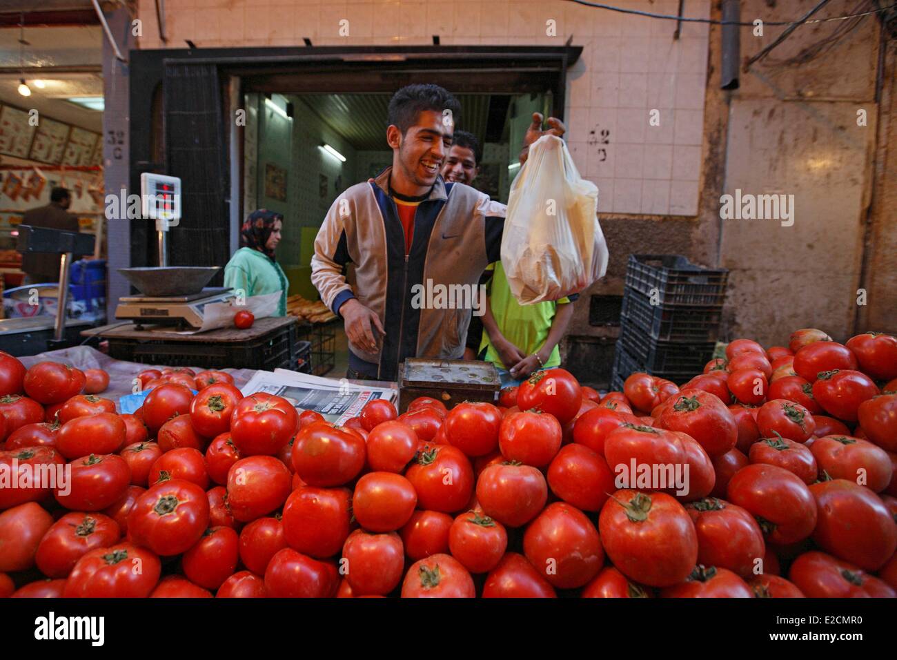 Algeria Alger souk stall tomatoes Stock Photo - Alamy