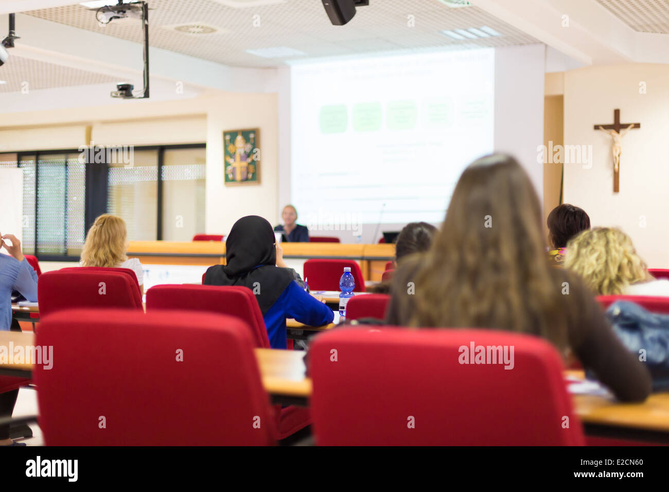 Students listening to the lecture Stock Photo - Alamy