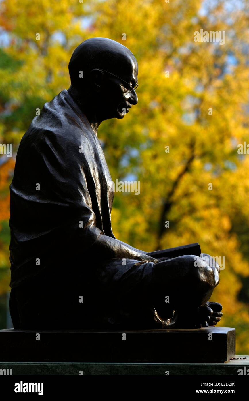 Switzerland Geneva Ghandi statue Stock Photo - Alamy