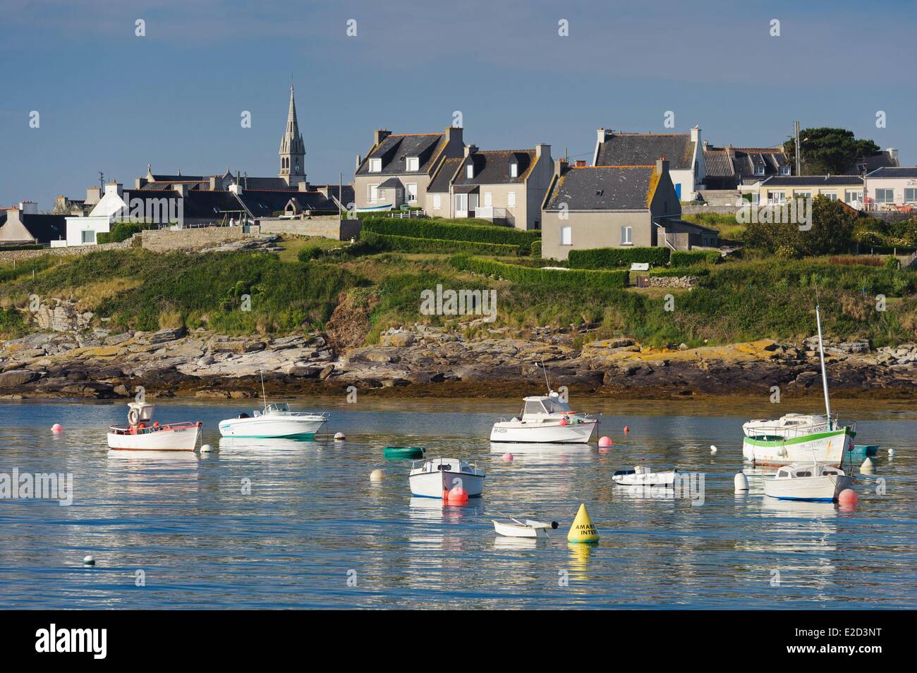 France Finistere Molene island harbourg and town Stock Photo - Alamy