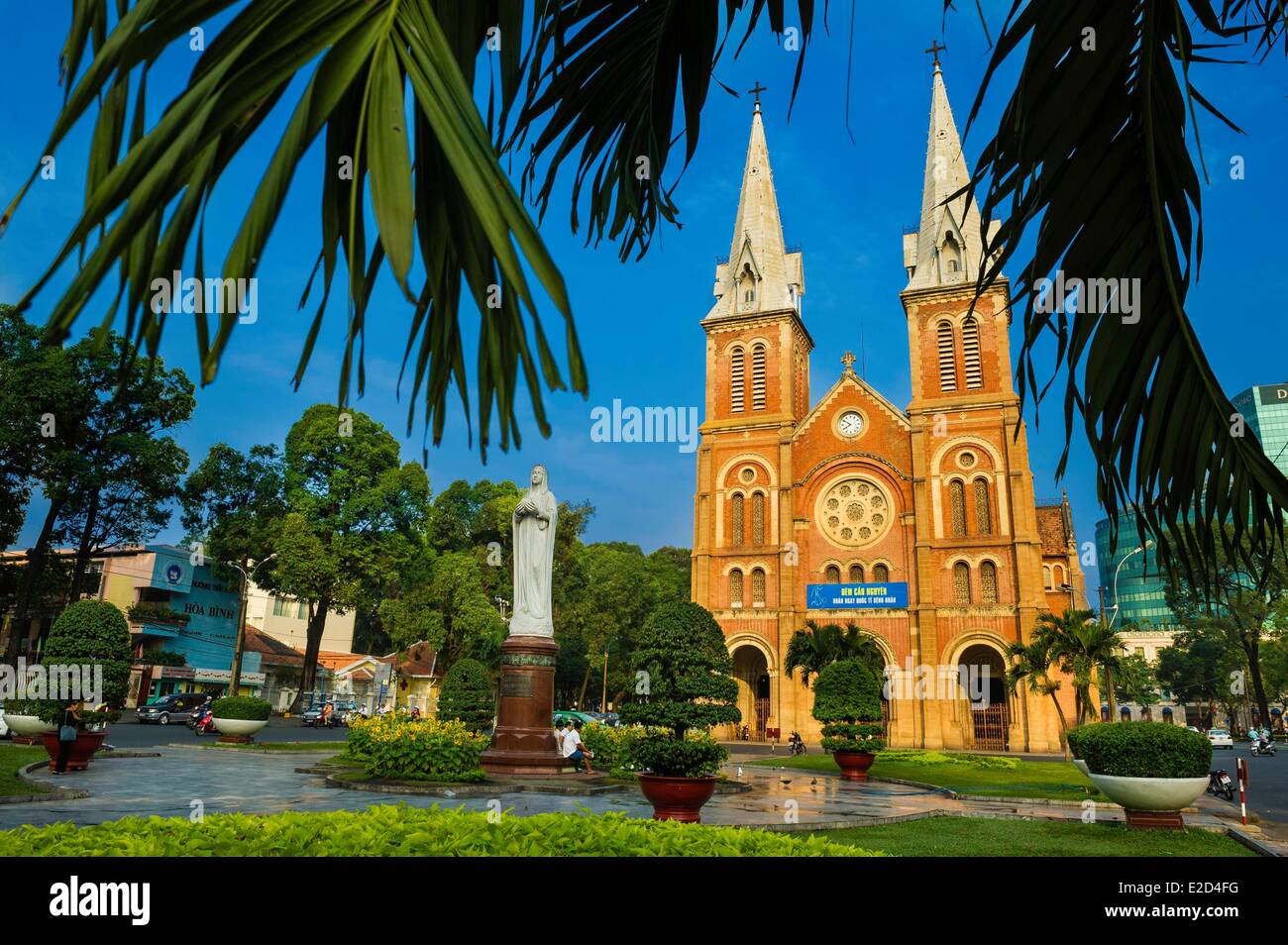 Vietnam Ho Chi Minh city (Saigon) Cong Xa Paris place Notre Dame ...