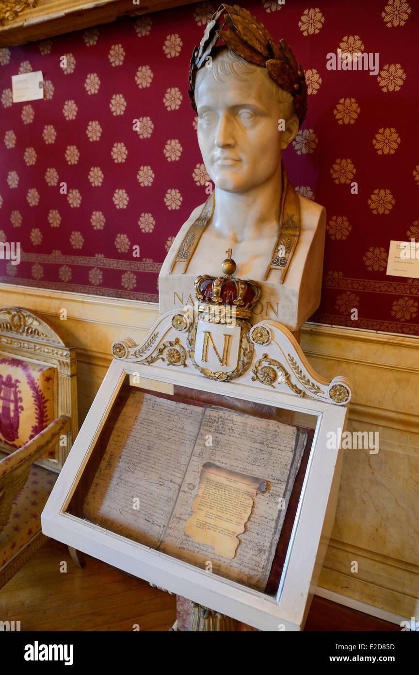 Bust of napoleon bonaparte hi-res stock photography and images - Alamy