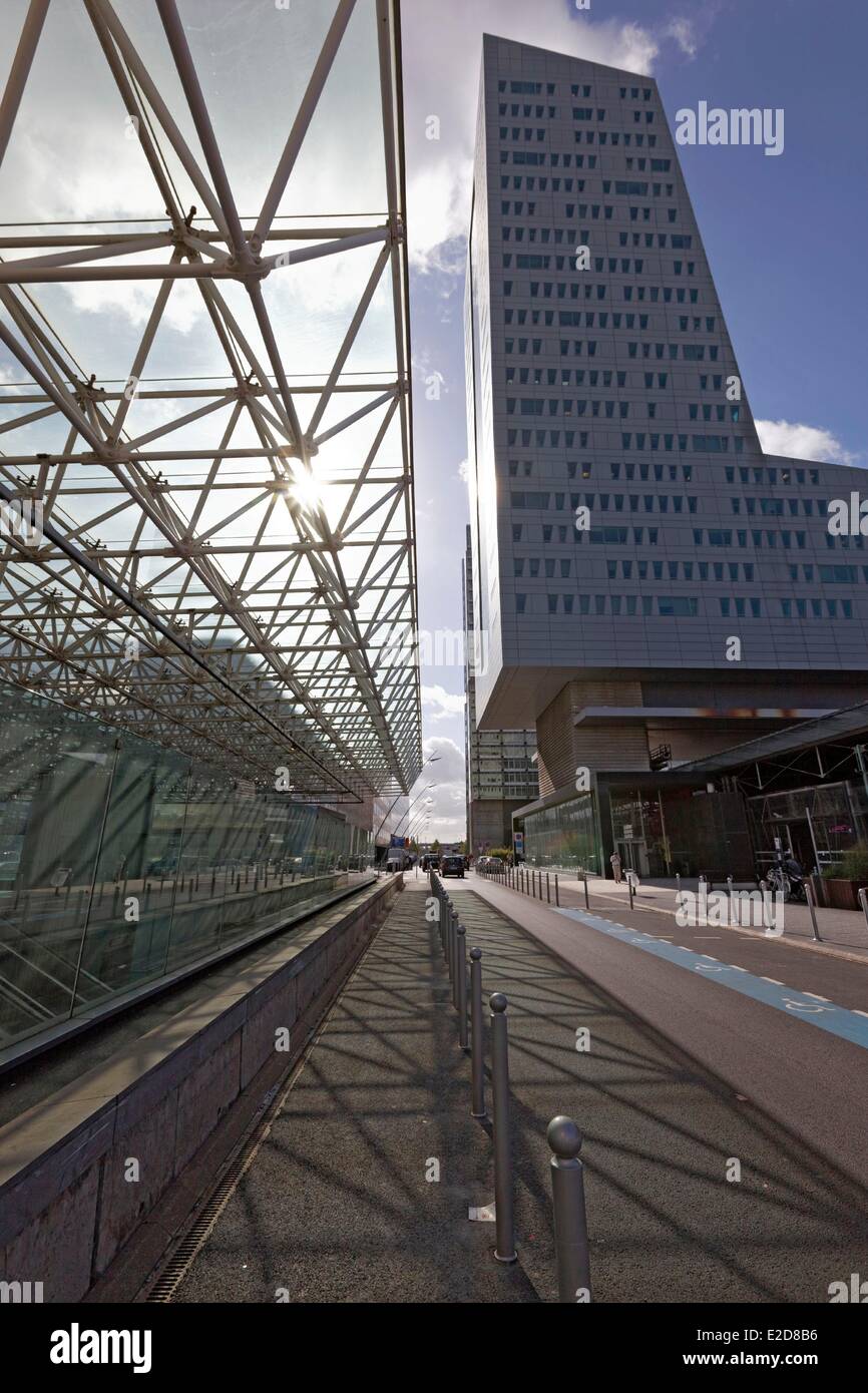 France Nord Lille Euralille LCL tower by architect Christian de ...