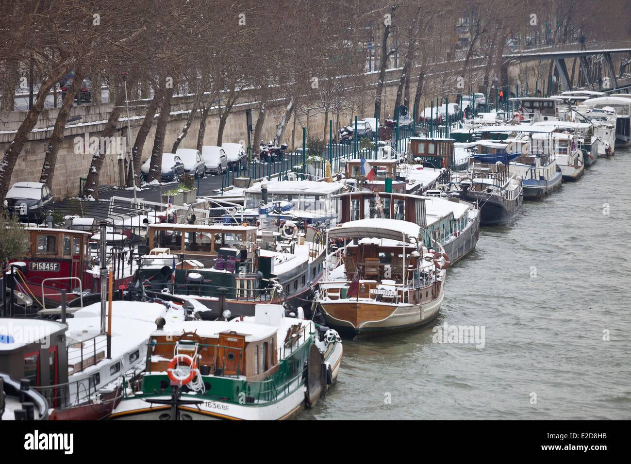 Port des champs elysees in paris hi-res stock photography and images ...