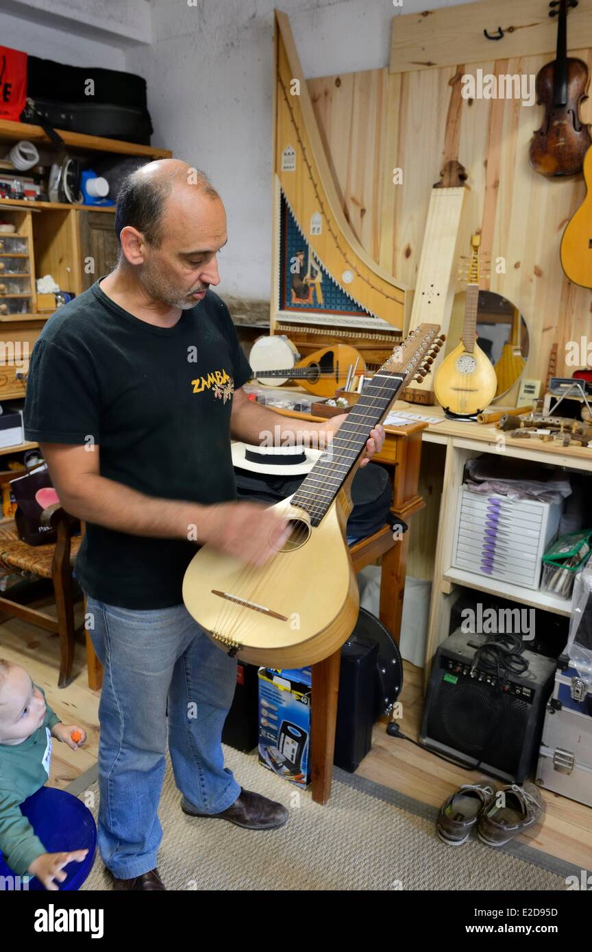 Instrument maker hi-res stock photography and images - Alamy