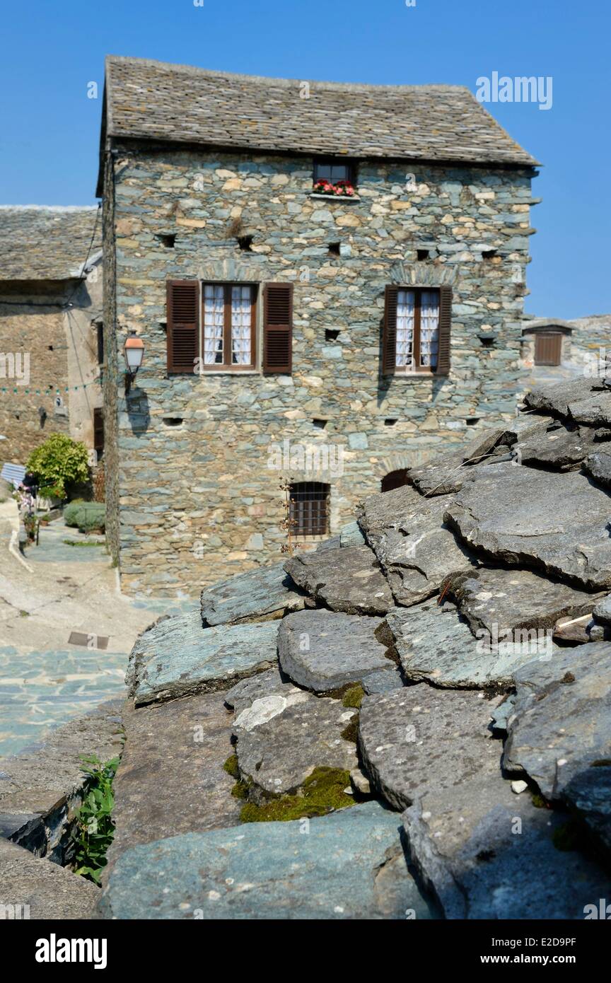 Lauze stone roof hi-res stock photography and images - Alamy