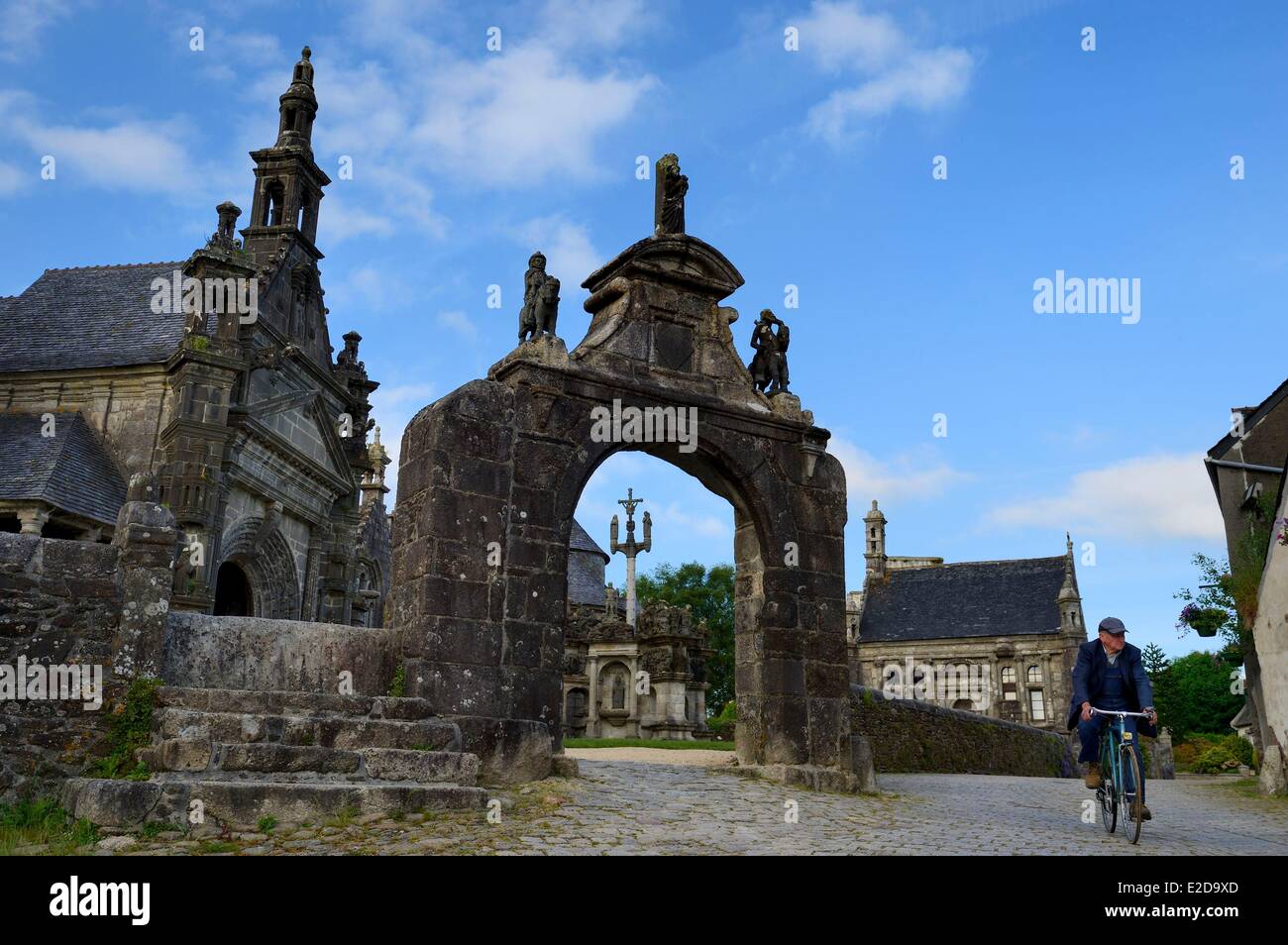The calvary guimiliau in brittany hi-res stock photography and images ...