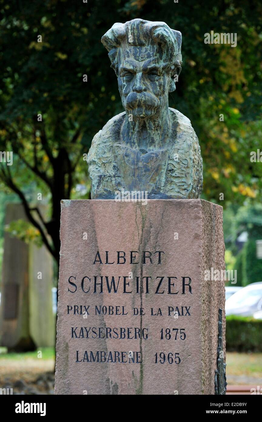 Statue of albert schweitzer hi-res stock photography and images - Alamy