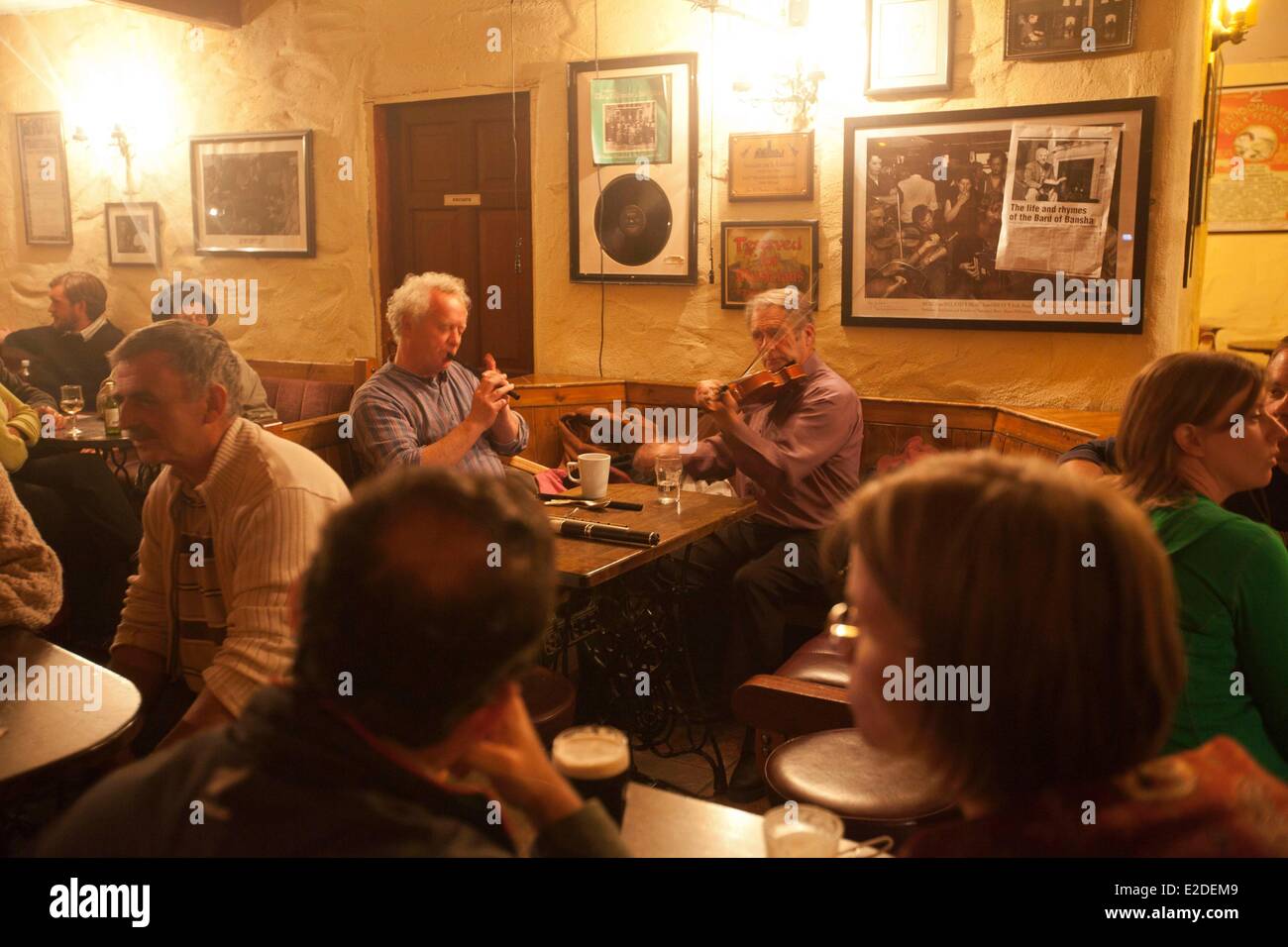 Ireland County Clare Doolin traditional music in Gus O'Connor's pub ...