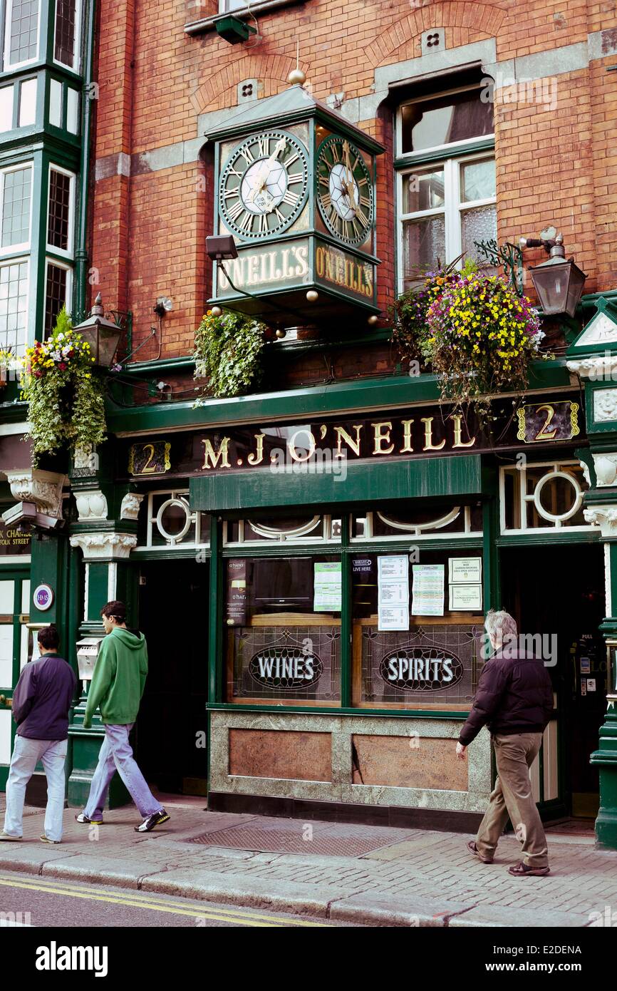 Ireland Dublin O Neill's Pub Stock Photo - Alamy