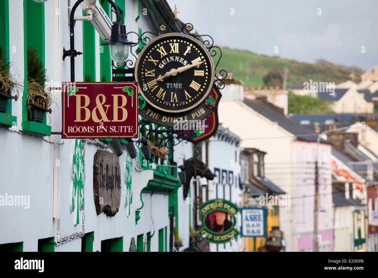 Dingle Pub Sign High Resolution Stock Photography and Images - Alamy
