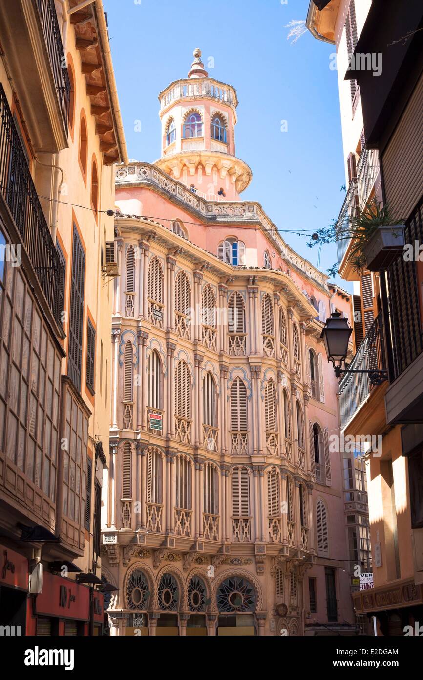 Neo gothic house hi-res stock photography and images - Alamy