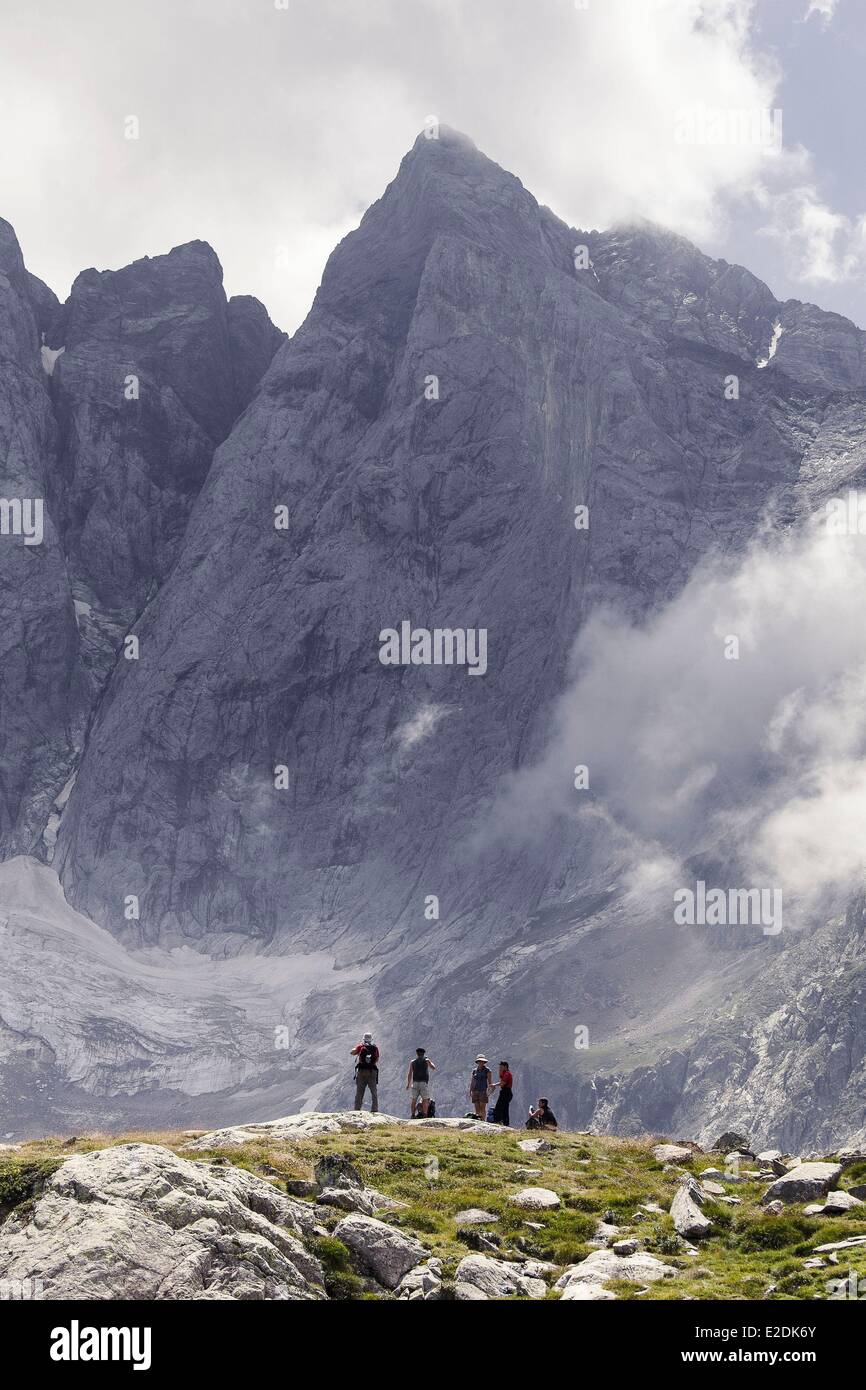 France, Hautes Pyrenees, Pyrenees National Park, GR10 grande randonnee ...