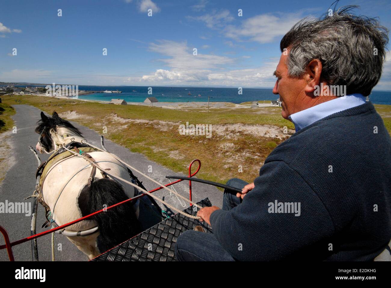 Ireland horse carriage hi-res stock photography and images - Alamy