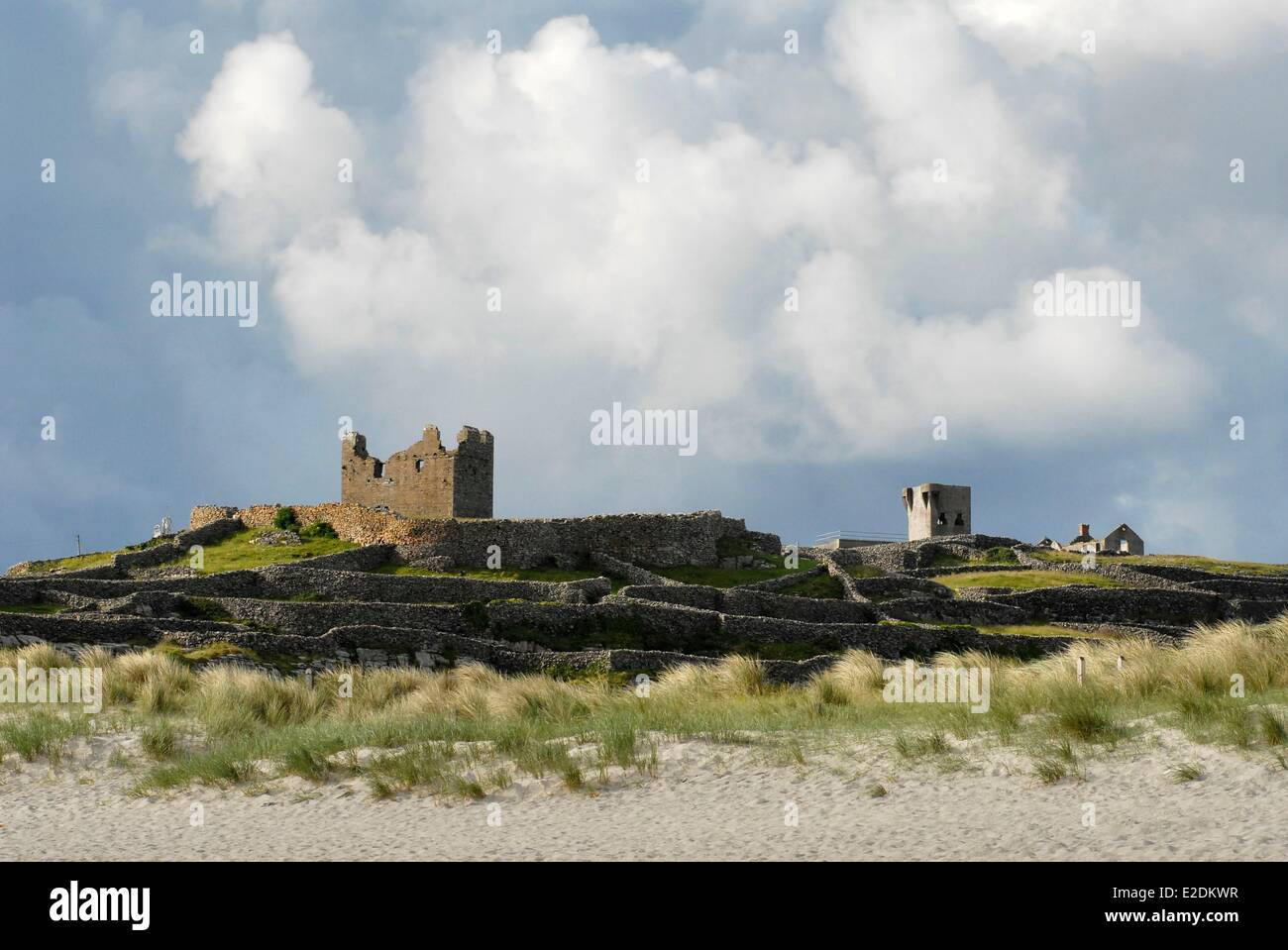 Ireland County Galway Aran Islands Inisheer O'Brien's Castle dry stone ...
