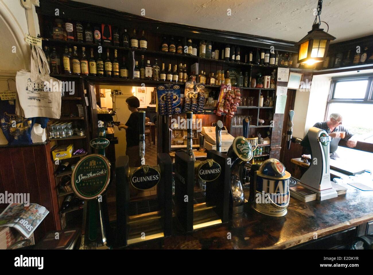 Inside a pub hi-res stock photography and images - Alamy
