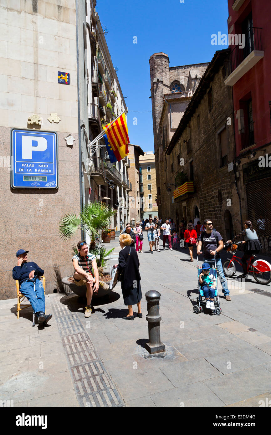 Street Life in the old Town of Barcelona, Spain Stock Photo - Alamy