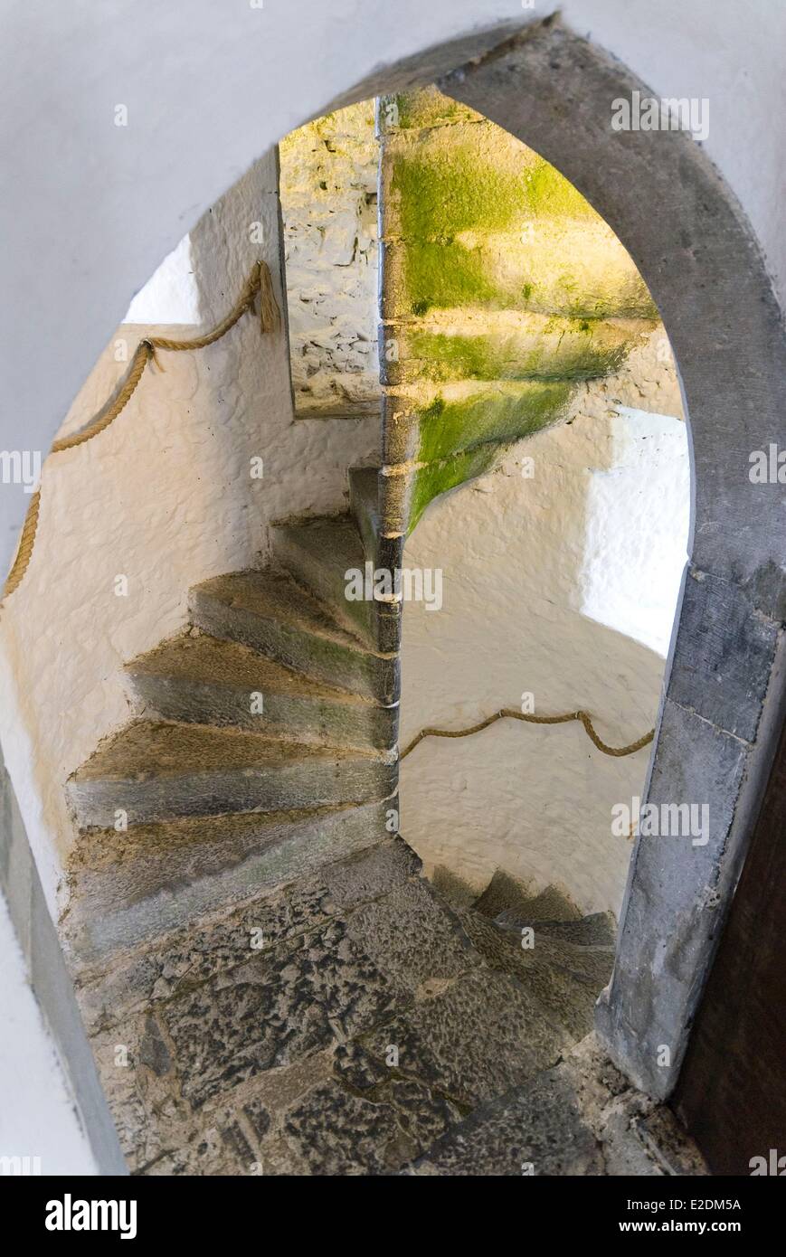 Castle staircase ireland hi-res stock photography and images - Alamy