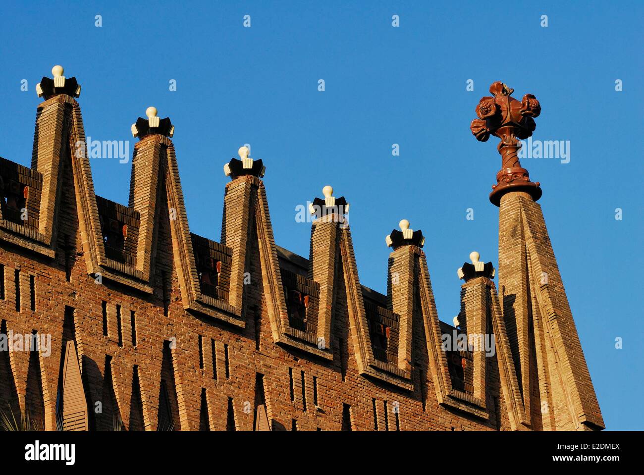 Barcelona architecture school gaudi hi-res stock photography and images ...