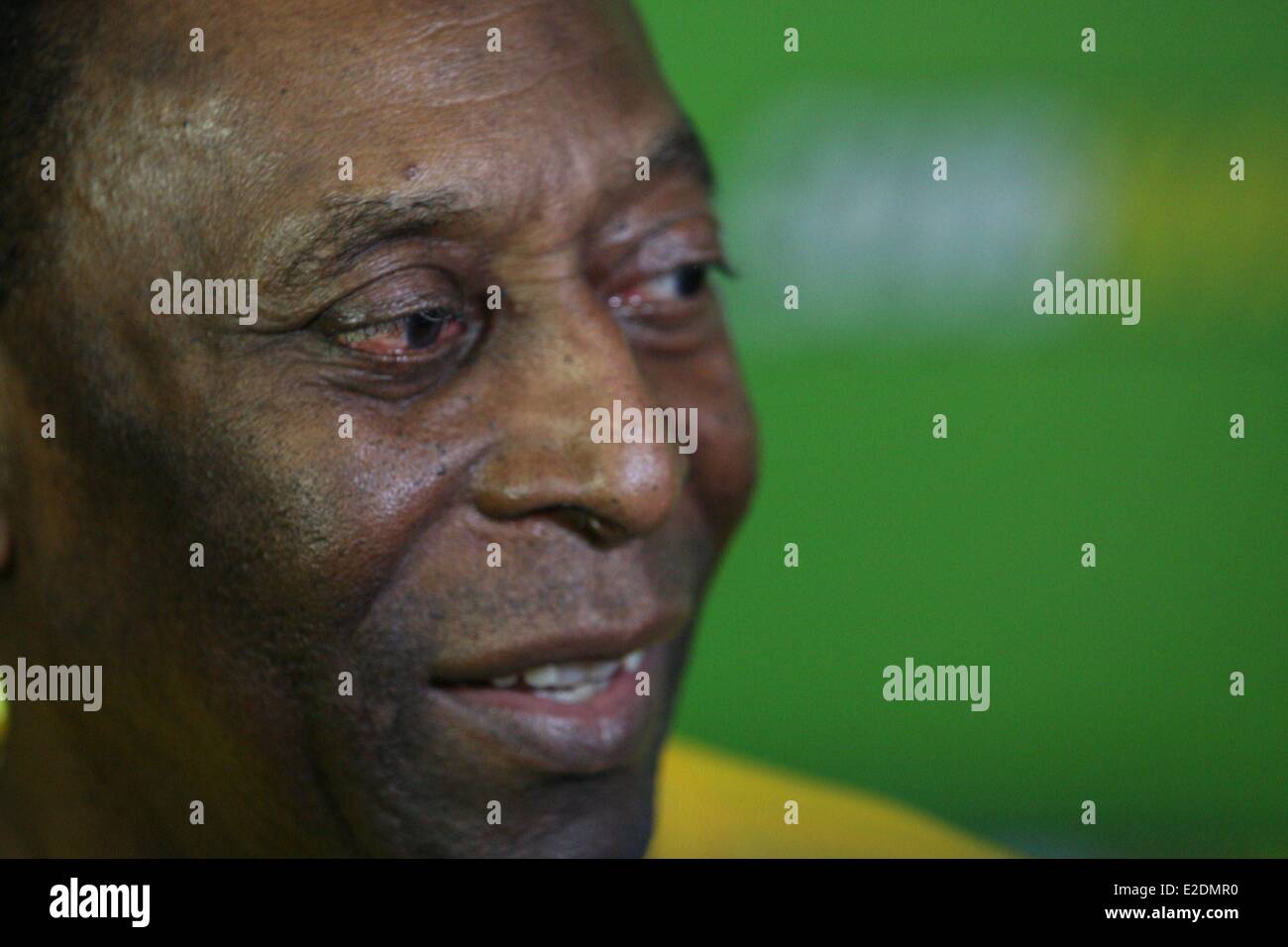 Edson arantes do nascimento soccer hi-res stock photography and images ...