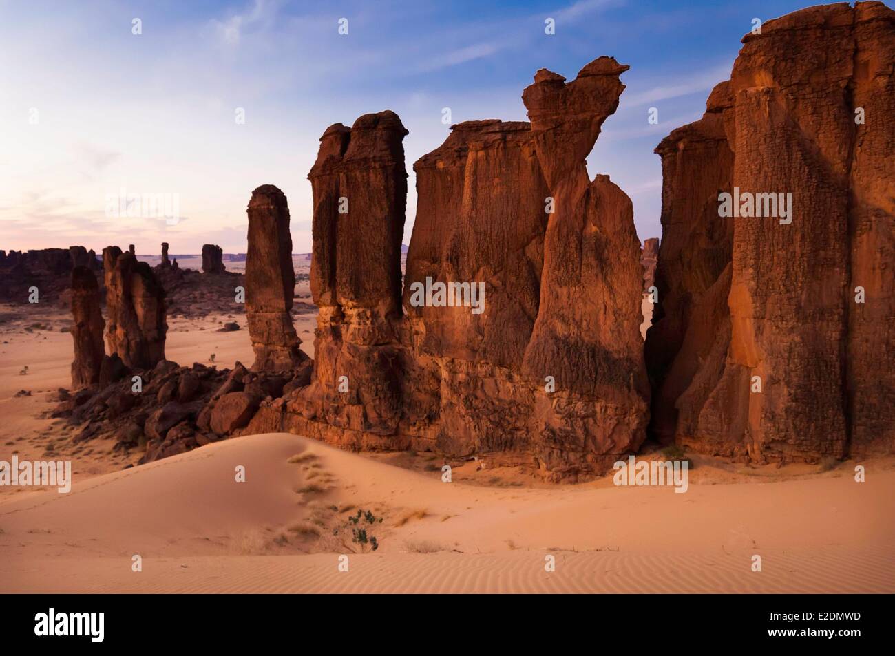 Chad Southern Sahara desert Ennedi massif Deli needles Stock Photo - Alamy