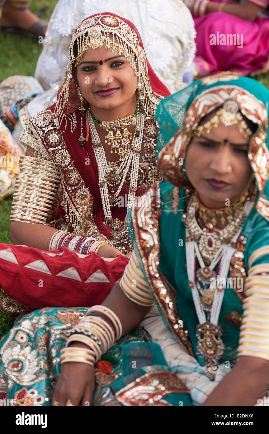 India Rajasthan state Jaipur elephant festival tribal dancers Stock ...