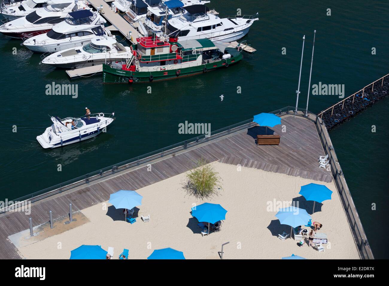 Old port beach montreal High Resolution Stock Photography and Images ...