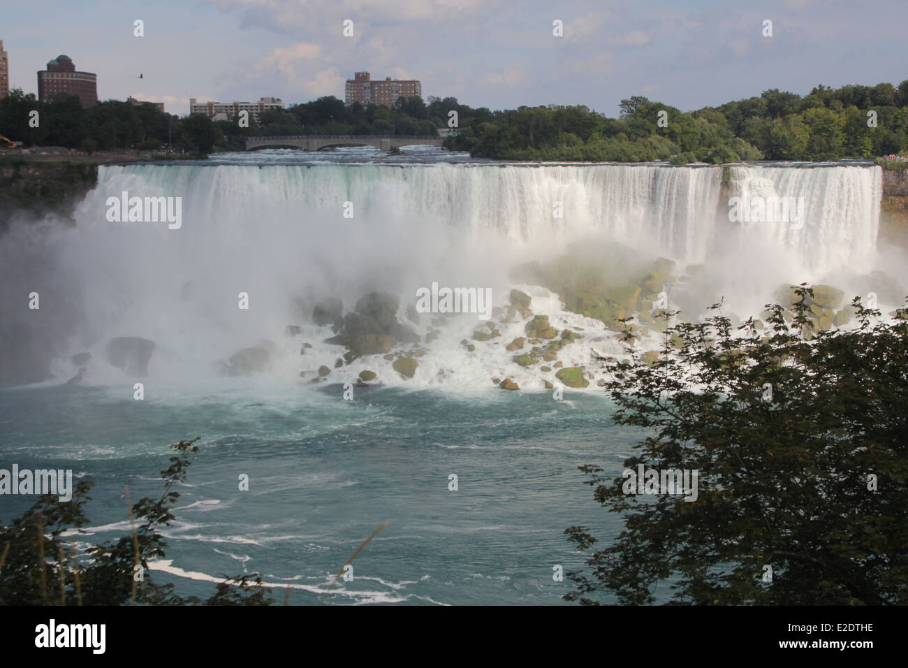View of the American Falls from the Canadian side, water falling on ...