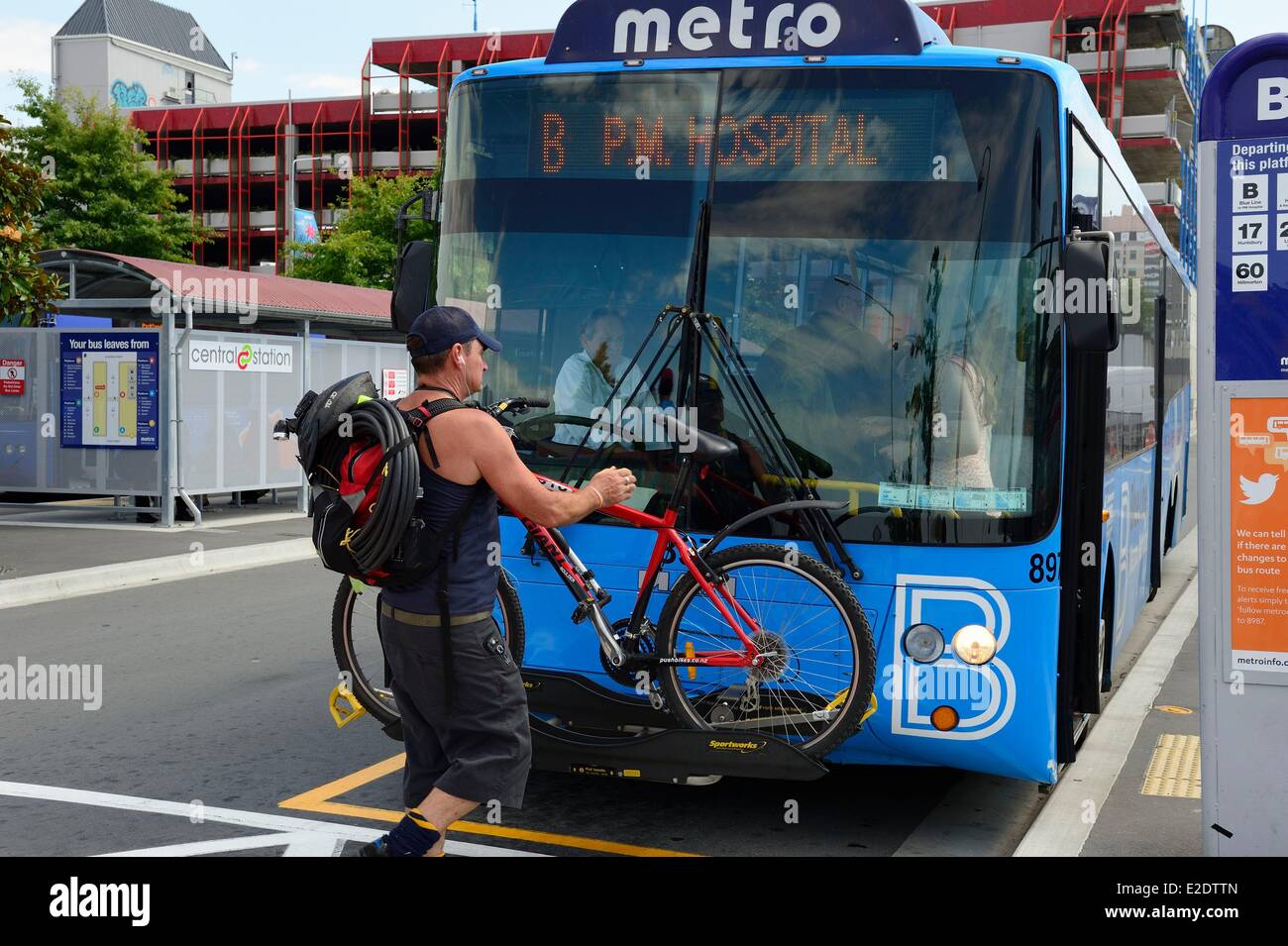 New zealand bus stop hi-res stock photography and images - Alamy