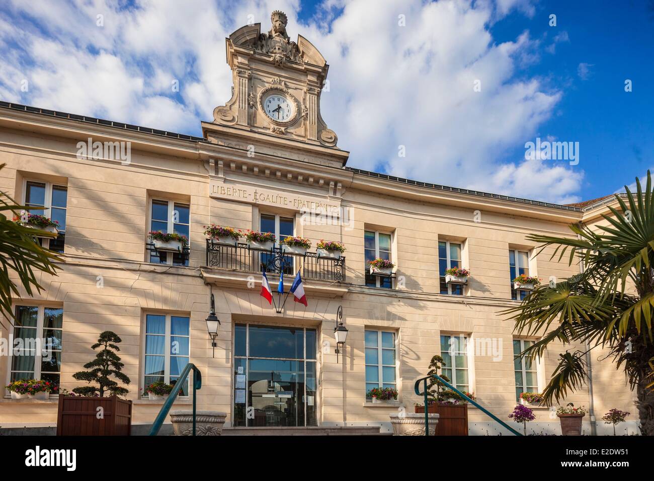 Pontoise town hall hi-res stock photography and images - Alamy