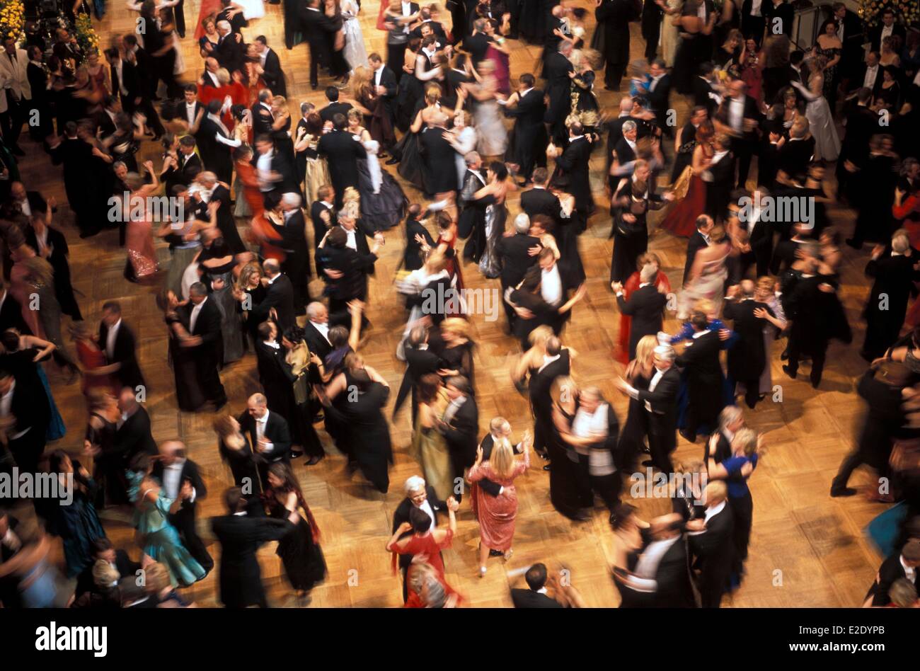 Ball dancing vienna hi-res stock photography and images - Alamy