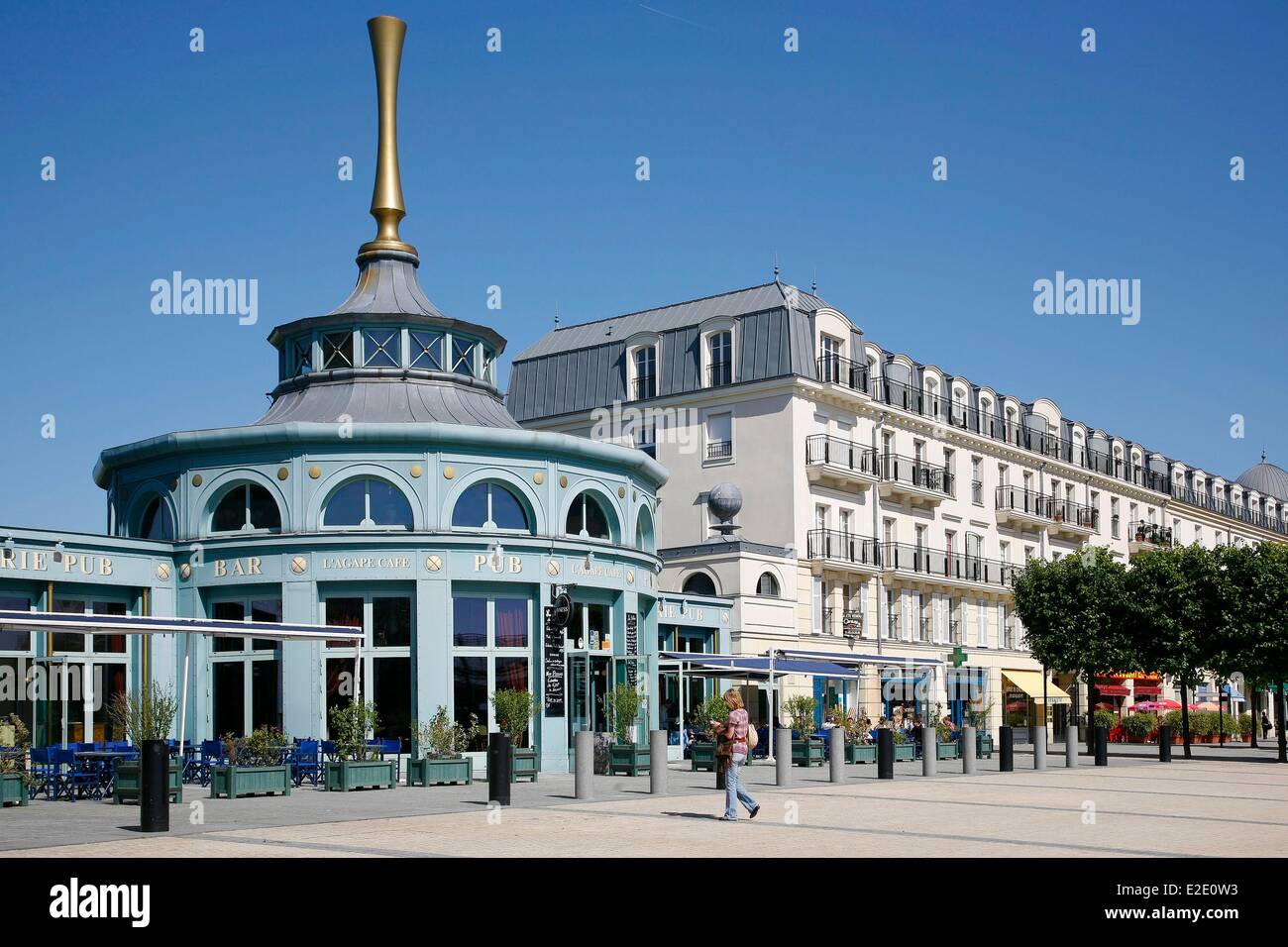 France Seine et Marne Serris Place d'Ariane Stock Photo - Alamy