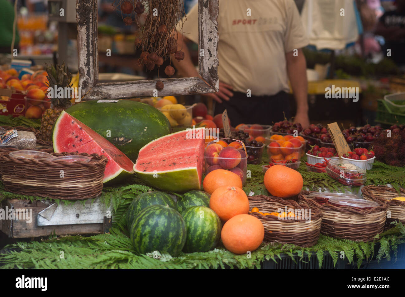 Rome Italy 2014 - Market stall selling fresh fruit Stock Photo - Alamy