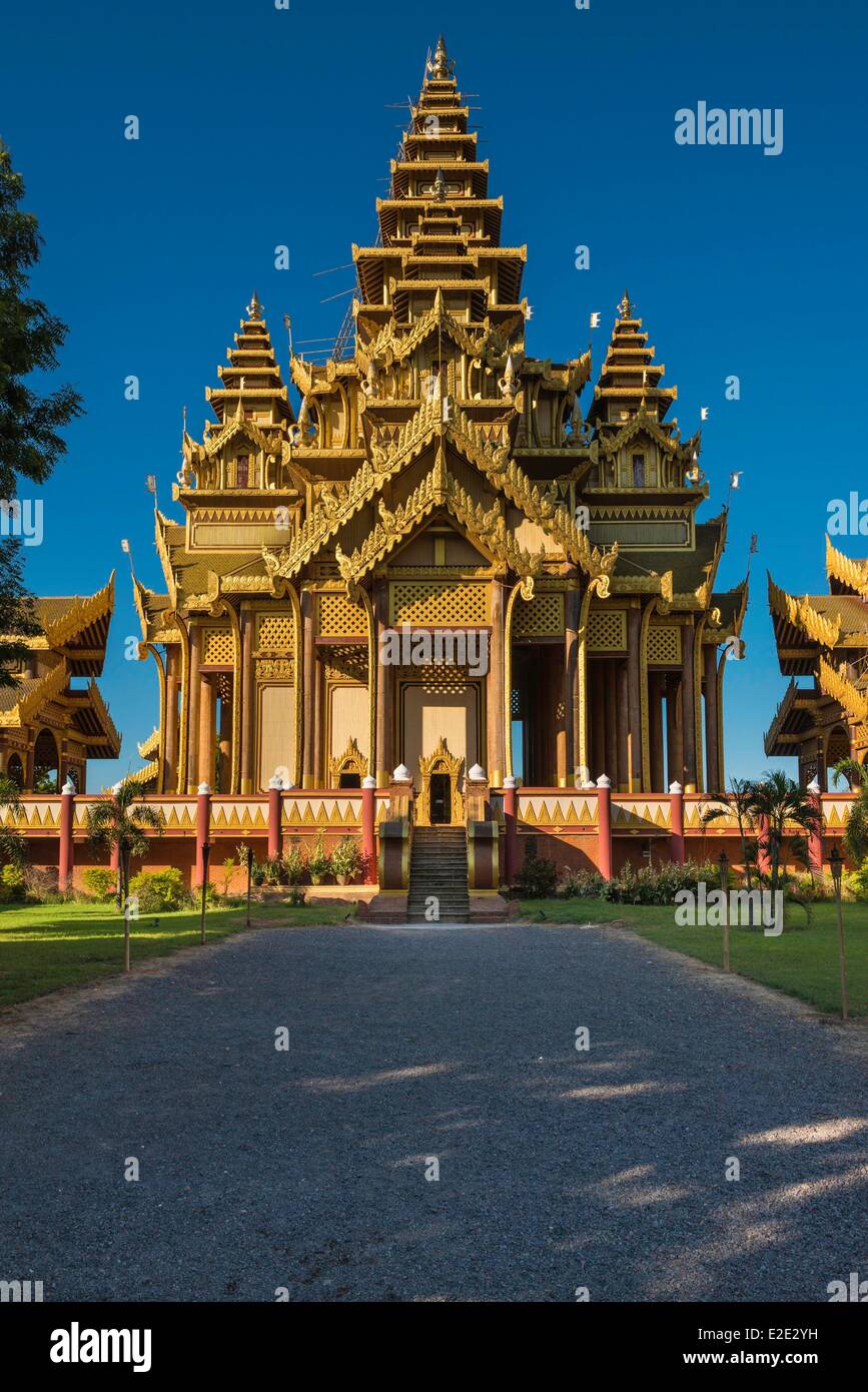 Bagan golden palace hi-res stock photography and images - Alamy