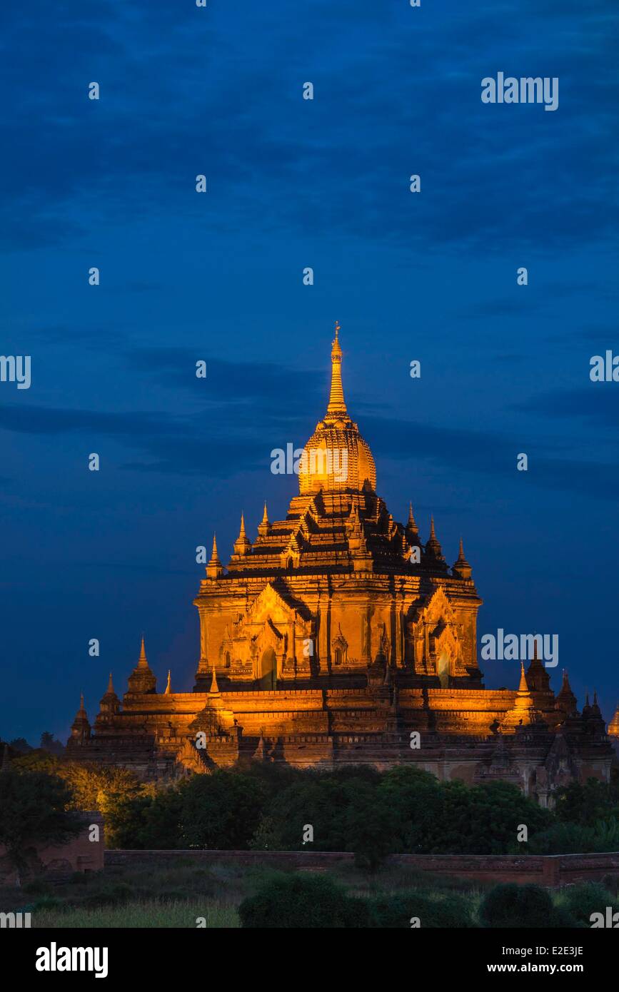 Bagan vertical landscape myanmar hi-res stock photography and images ...