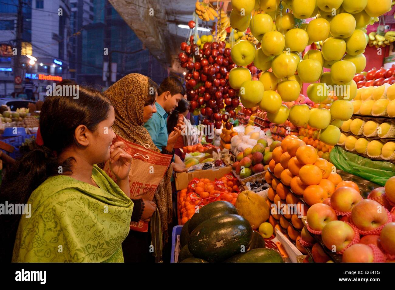 Gulshan market in dhaka bangladesh hi-res stock photography and images ...