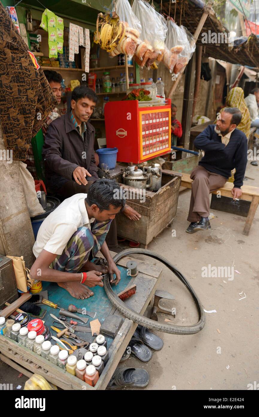 Bangladesh Dhaka (Dacca) small street shop in Old Dhaka Stock Photo - Alamy