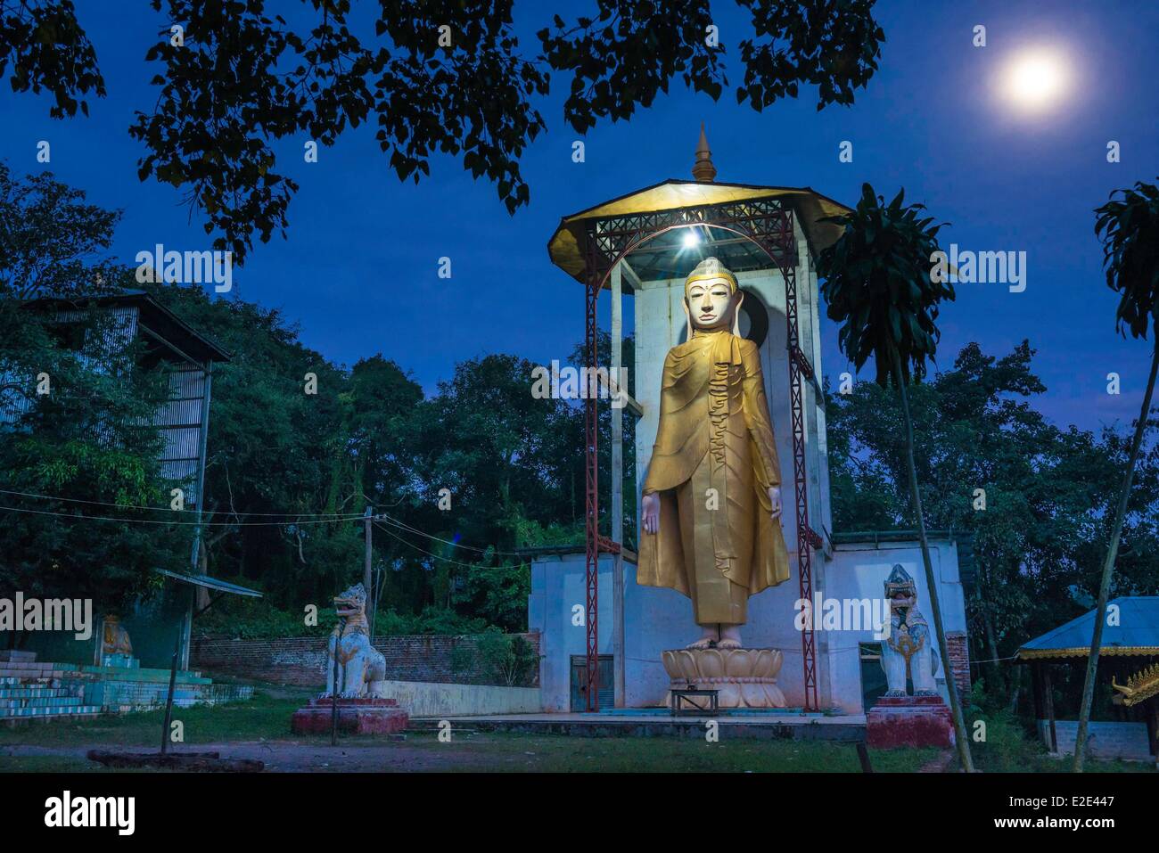 Myanmar (Burma) Shan state Taunggyi Shwe Ngaung town Lay Kyune depa ...