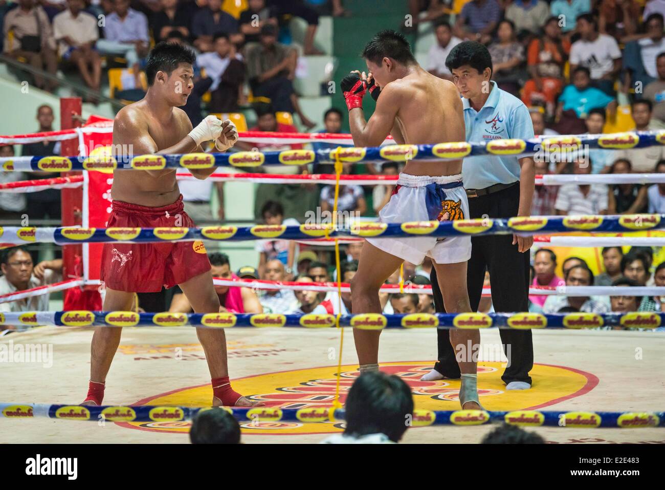 Myanmar boxing hi-res stock photography and images - Alamy