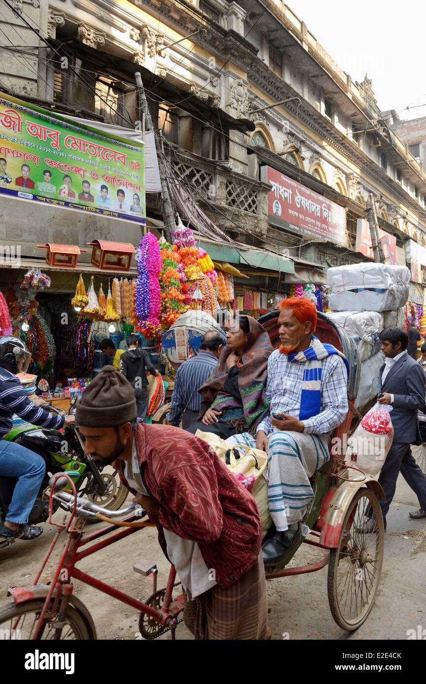 Bangladesh Dhaka (Dacca) crowded street in Old Dhaka Stock Photo - Alamy