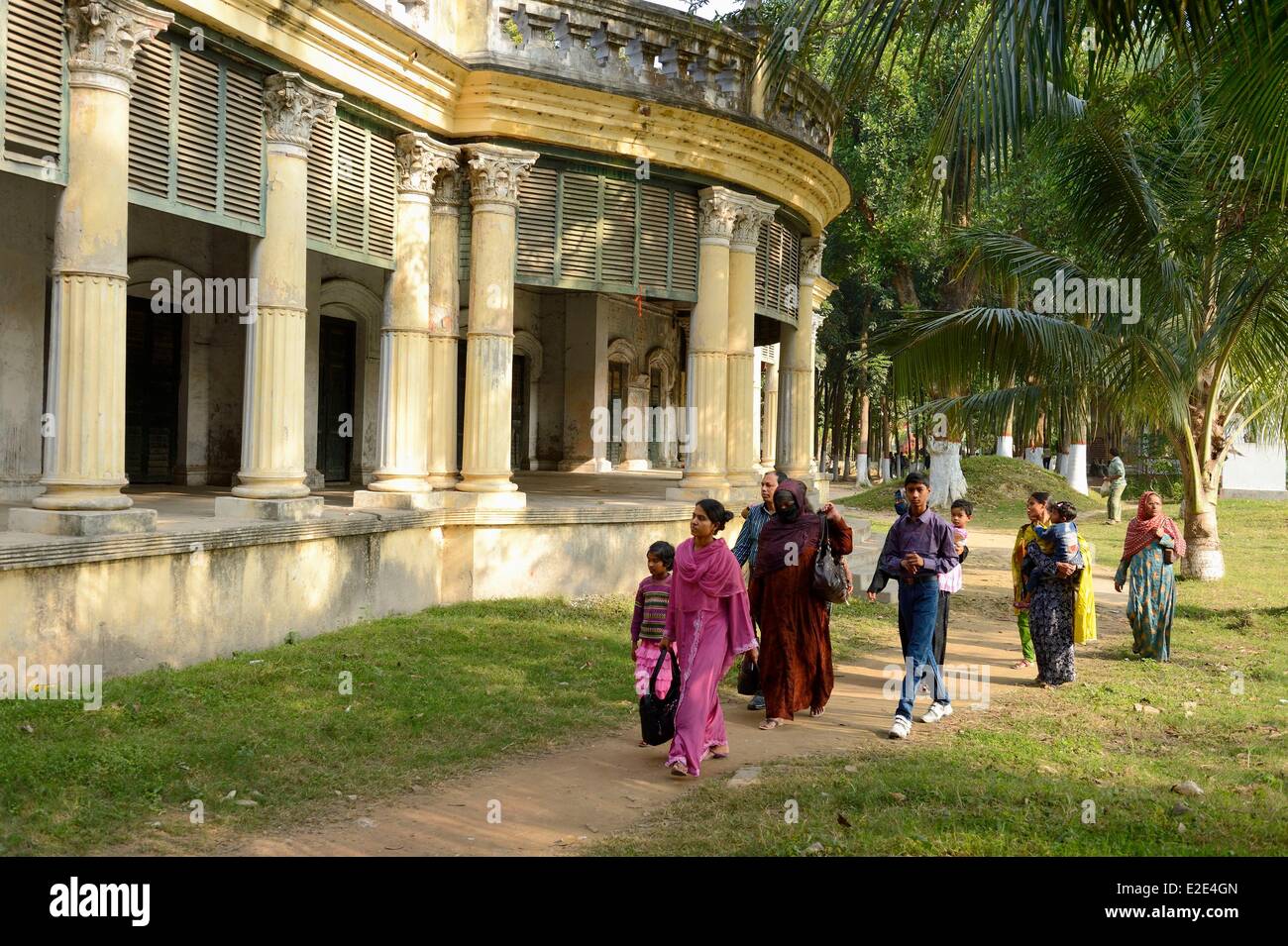 Bangladesh rajbari palace series rajbaris hi-res stock photography and ...
