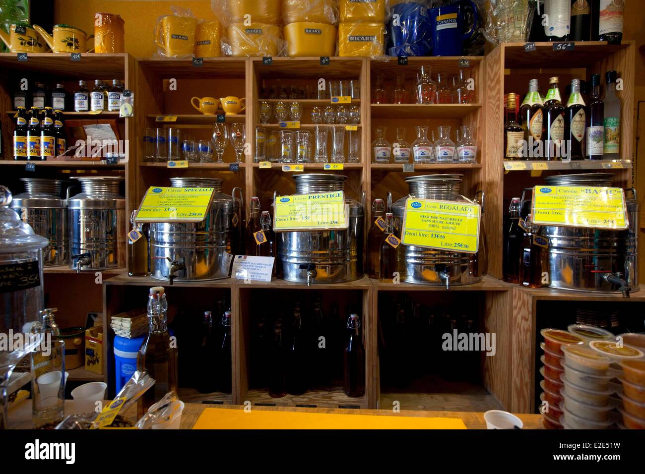 Pastis marseille hi-res stock photography and images - Alamy