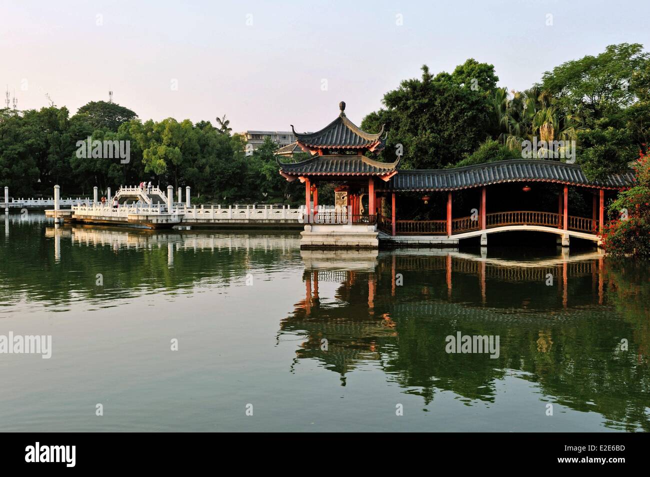 China guangxi guilin rong lake hi-res stock photography and images - Alamy