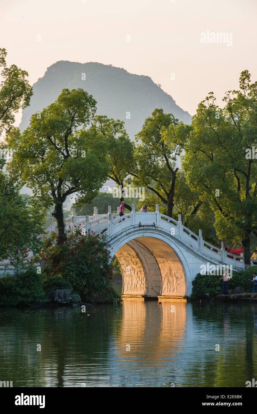 China guangxi guilin rong lake hi-res stock photography and images - Alamy