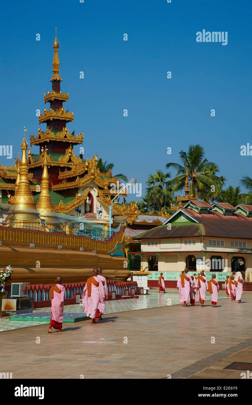 Myanmar (Burma), Bago Region, Pegu, Shwemawdaw pagoda, temple ...