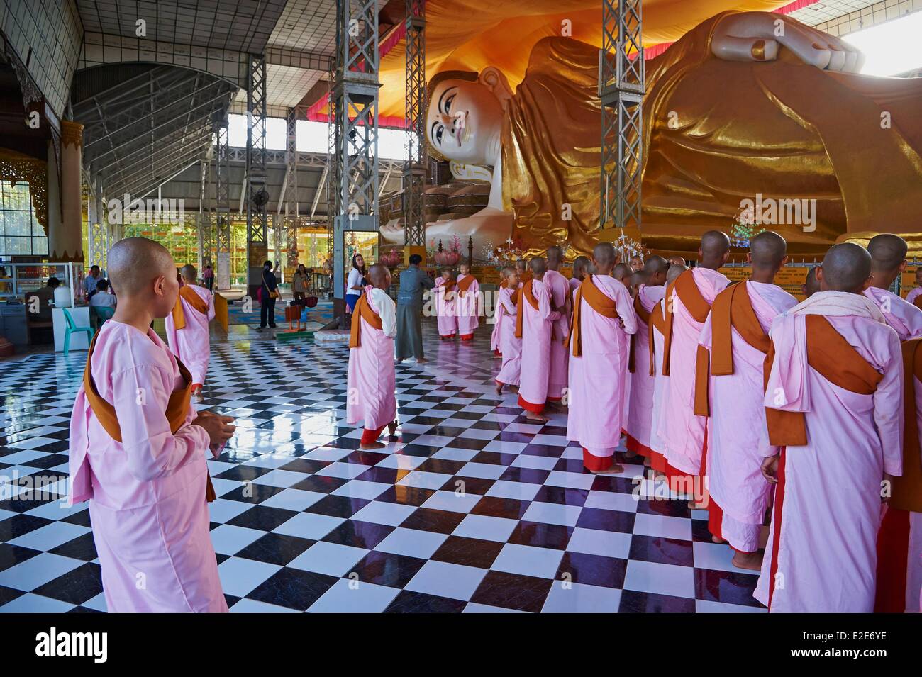 Myanmar (Burma), Bago Region, Pegu, Shwethalyaung sleeping Buddha, nun ...