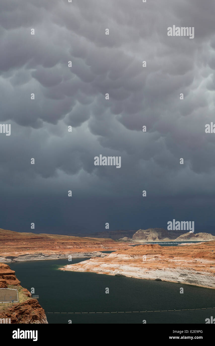Storm Over Lake Powell at the Glen Canyon Dam Stock Photo - Alamy