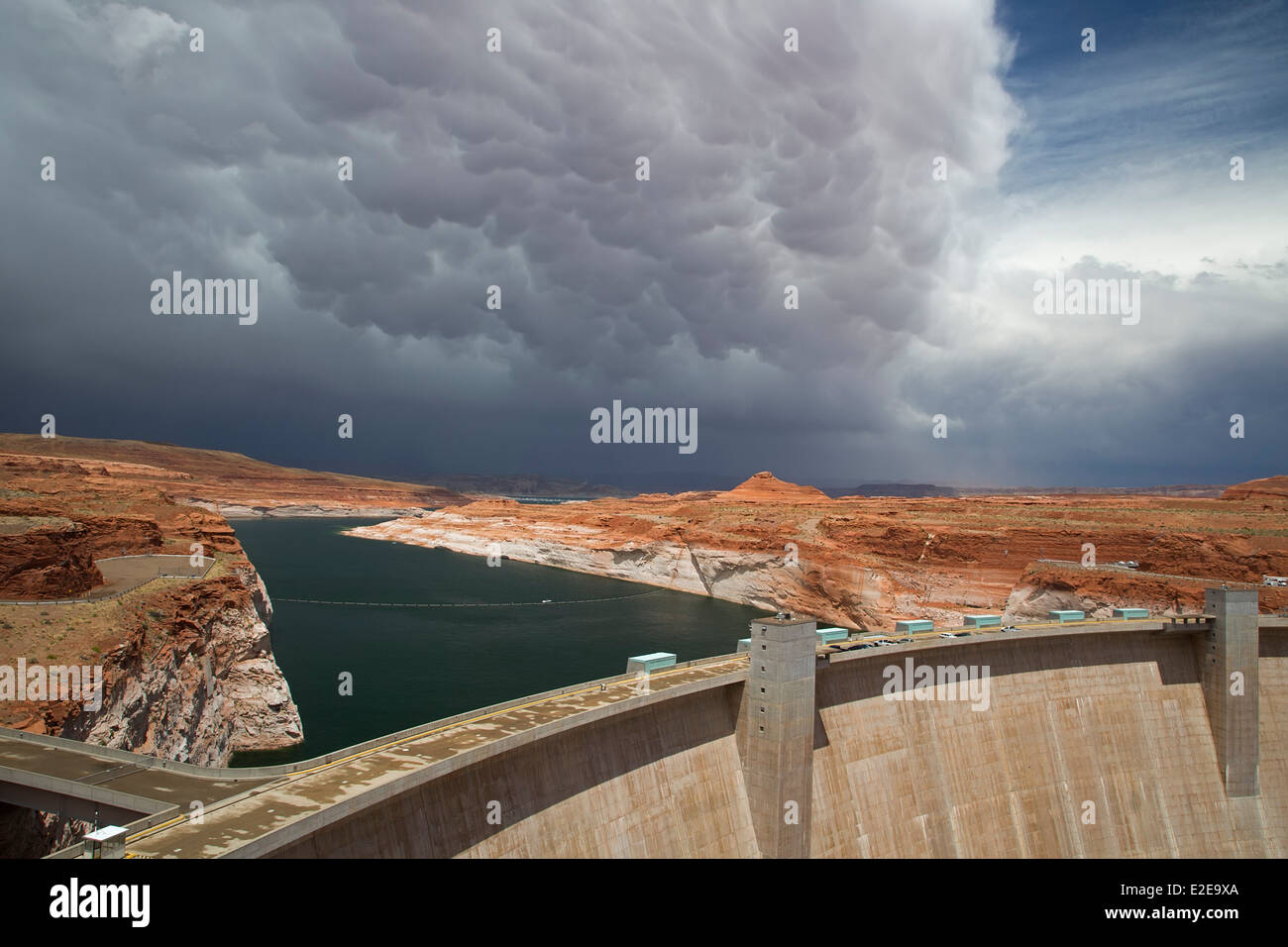 Storm Over Lake Powell at the Glen Canyon Dam Stock Photo - Alamy