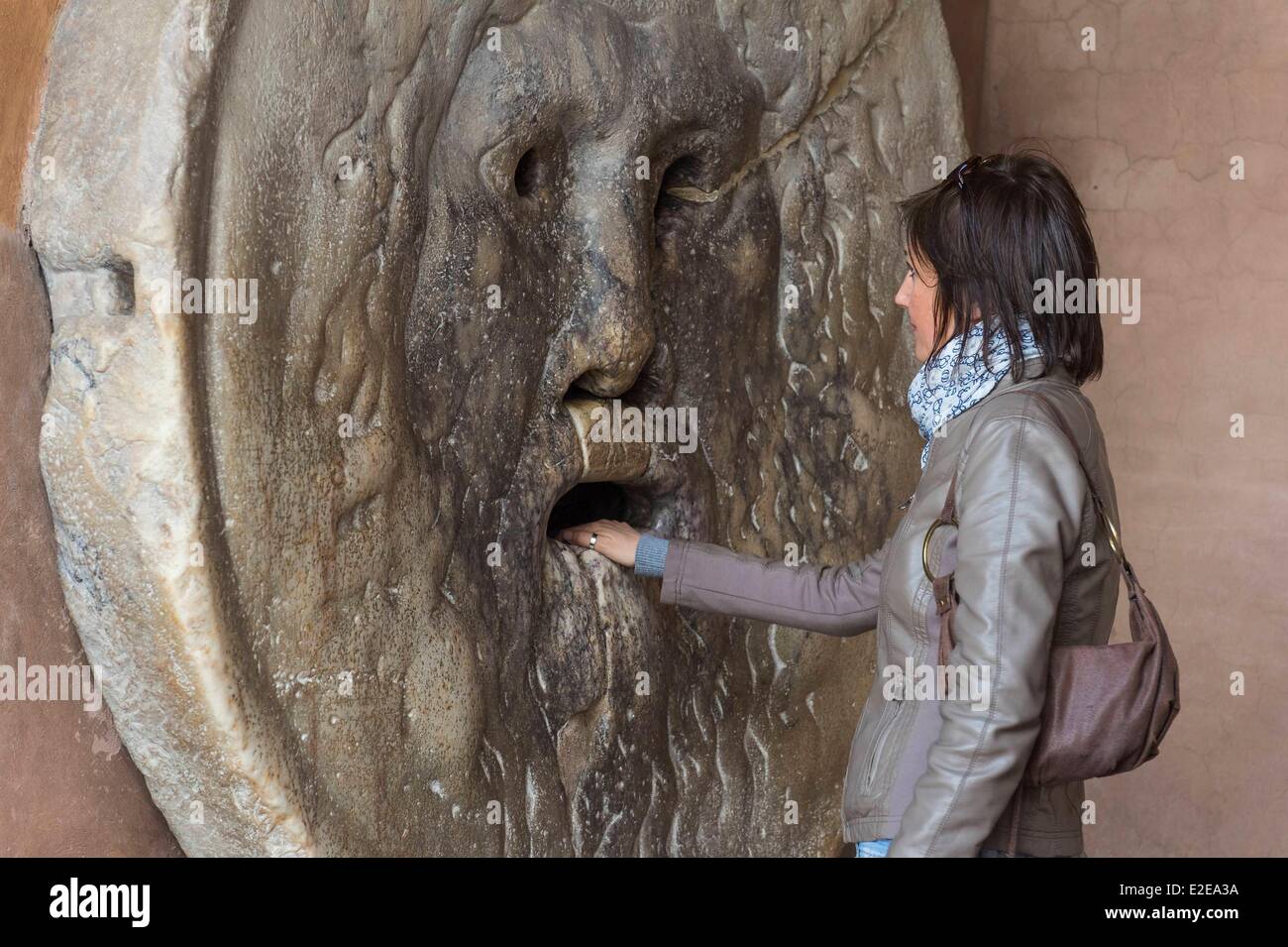 Mouth of truth statue hi-res stock photography and images - Alamy
