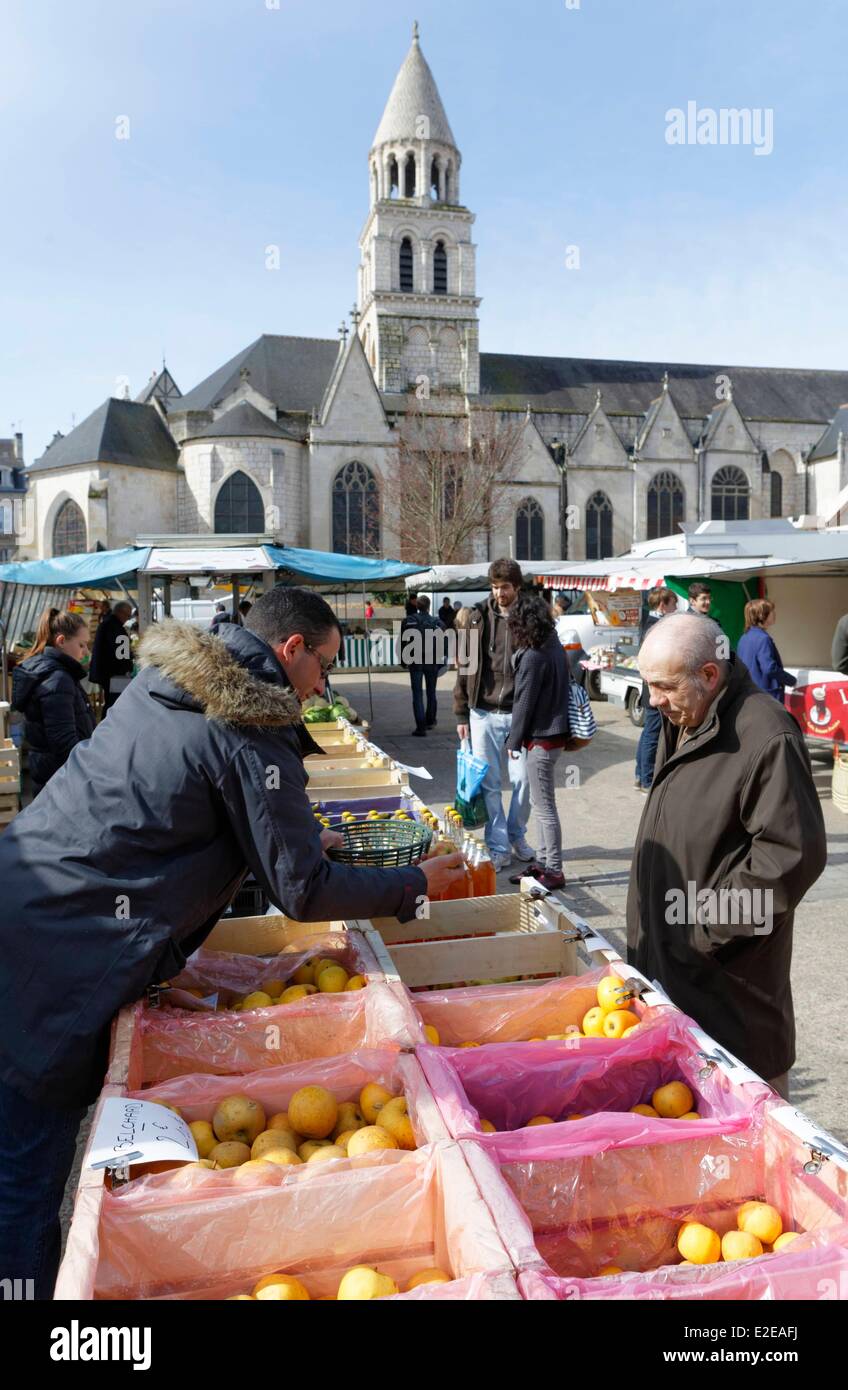 Market france poitiers hi-res stock photography and images - Alamy